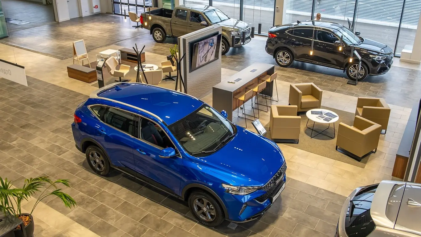 U.S. auto market stratification: premium sales up, mass-market struggles