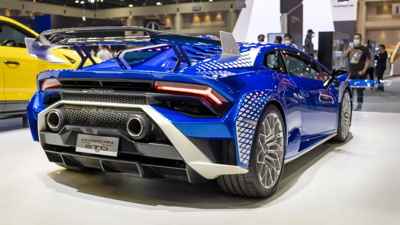 Lamborghini 2026 plans: Urus SE Performante and anniversary models